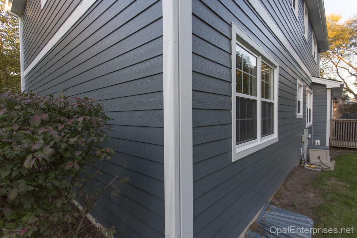 Siding replacement in Naperville IL with James Hardie Evening Blue ...